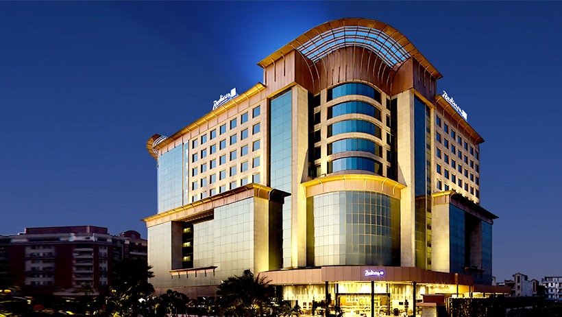 रेडिसन ब्लू होटल के मालिक ने किया सुसाइड, 300 करोड़ से ज्यादा का था ...